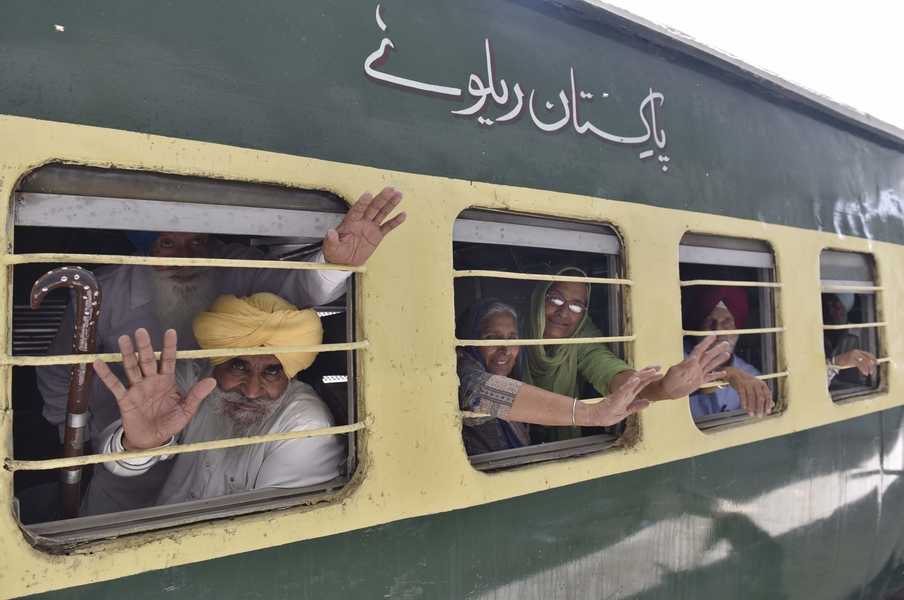 Government Officials In Pakistan’s Khyber-Pakhtunkhwa Force Sikhs To ...