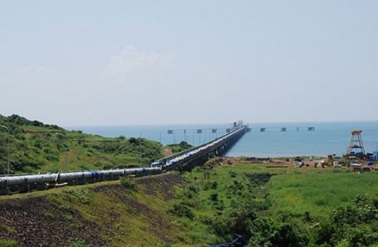 Meeting Energy Requirements: First Shipment Of LNG Arrives At Dabhol ...