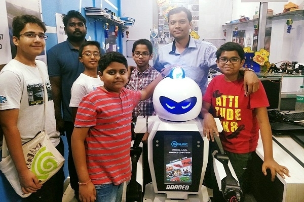 Pune Gets India’s First ‘RoboCop’: To Use Indigenous Robot For ...