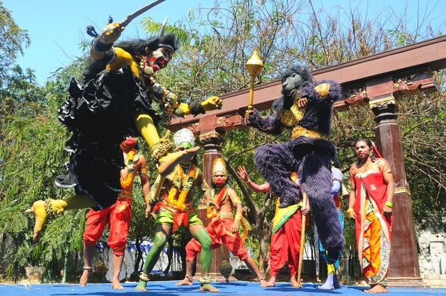 Hagalu Vesha: How The Budaga Jangamas Of Hampi Keep Their Folk Art And ...