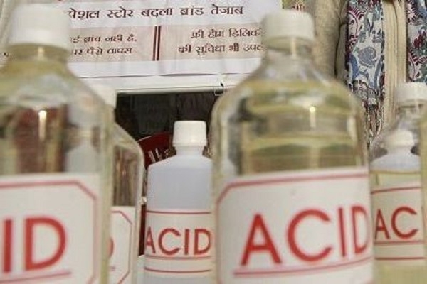 Aligarh: 19-Year-Old Girl Arrested For Throwing Acid On Boyfriend Who ...
