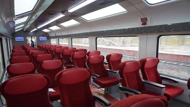 In Pictures: Indian Railways’ Swanky New Jan Shatabdi Vistadome Coach ...