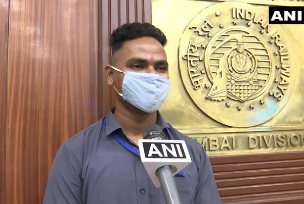 Braveheart Mayur Shelke Donates Reward To Visually Impaired Mother And ...