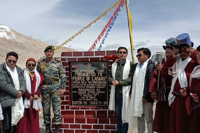 Ladakh: Indian Army Constructs 30-Km Track At An Altitude Of 18,600 ...