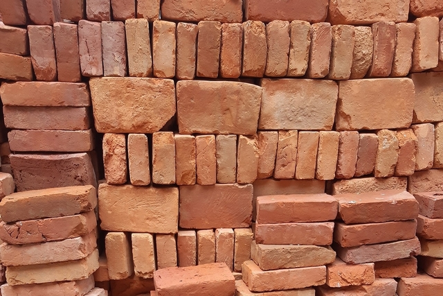 Indian Scientists Develop Energy-Efficient, Low-Carbon Bricks Using ...