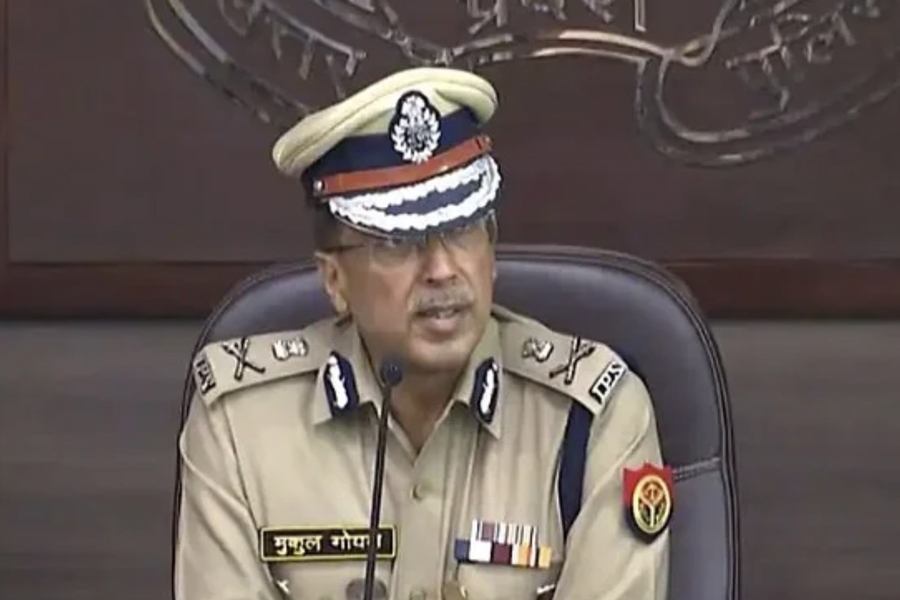 UP: CM Yogi Removes State Police Chief Mukul Goel For 'Inefficiency ...