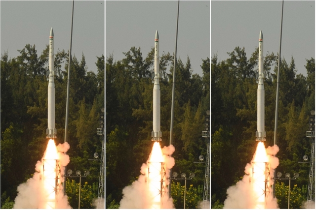 India Conducts Maiden Flight Test Of Phase-II Ballistic Missile Defence ...