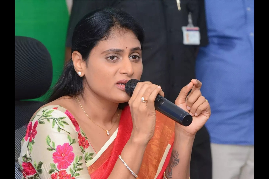 Telangana: YS Sharmila Detained After She Pushes And Slaps Police Personnel Preventing Her From ...