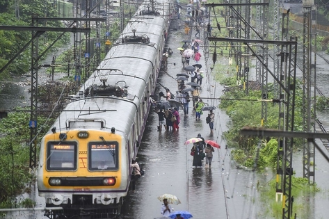 Central Railway’s Mumbai Division Expands Freight Basket With Bauxite ...