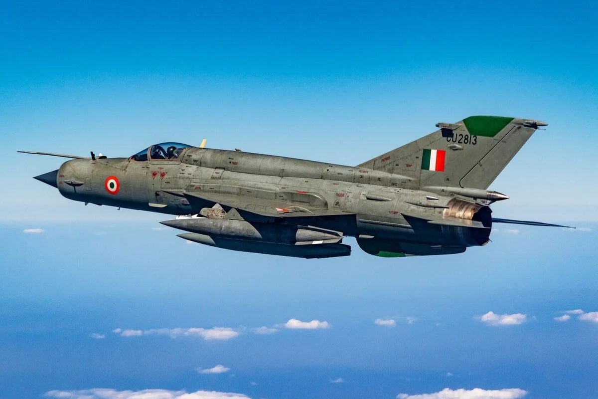 IAF's MiG-21 Fighter Jet Crashes In Rajasthan's Hanumangarh: Here's ...