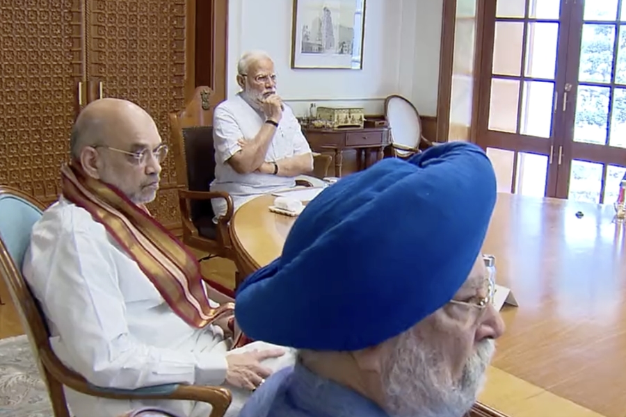 PM Modi Chairs Meeting On Manipur Violence, HM Amit Shah Briefs Him On Situation In Northeastern ...