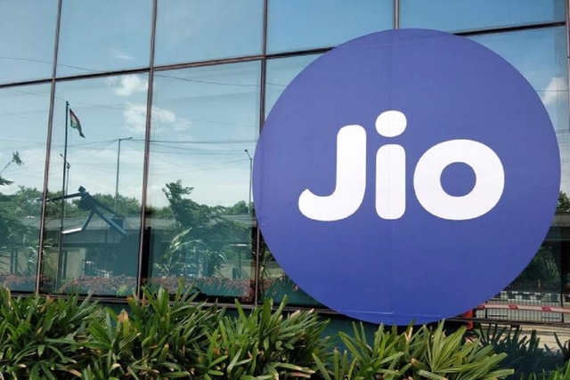 Amid Paytm Troubles, Jio Payment Set To Operate As Online Aggregator ...