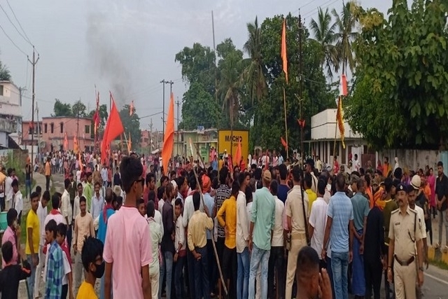 Bihar: Stone-Pelting On Mahaviri Akhara Procession In Bagaha, 12 ...