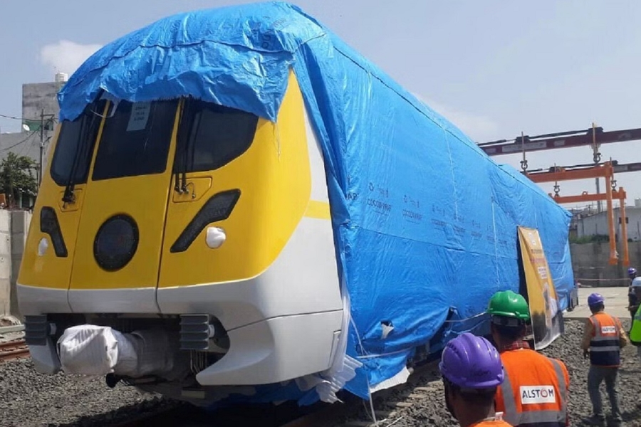 Indore: First Metro Trainset Arrives, Trial Run On Priority Corridor In ...