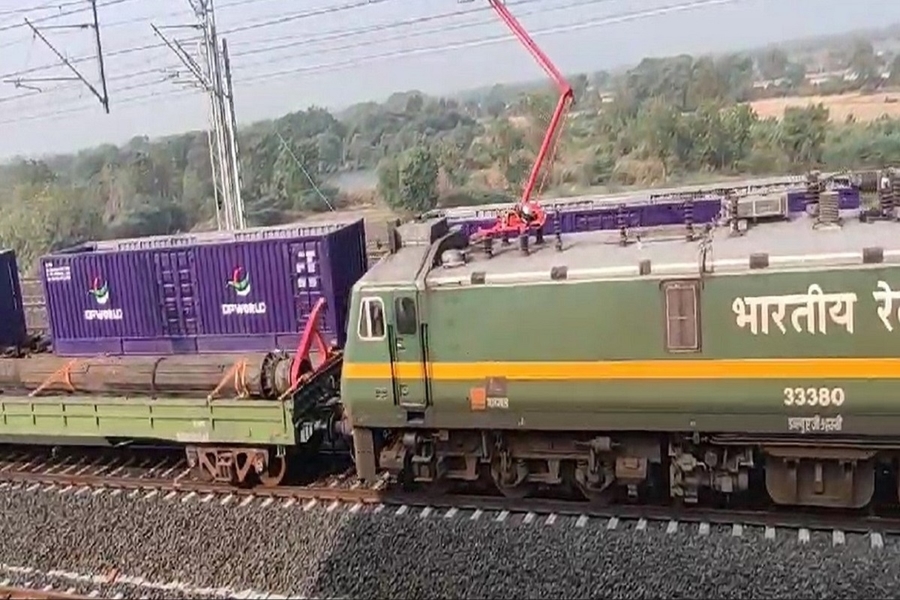 Uttarakhand Tunnel Collapse: Rescue Equipment Being Carried Through ...