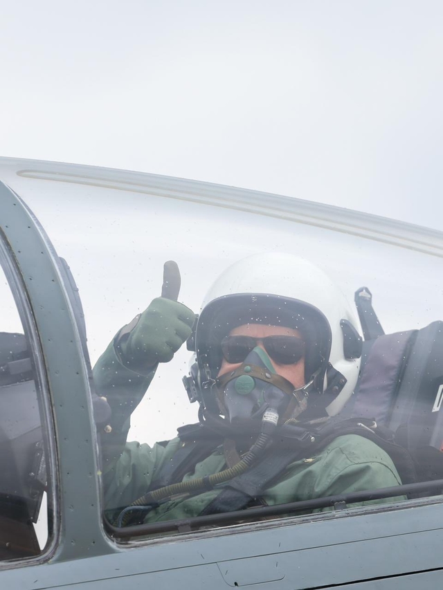 In Pictures: PM Modi Becomes First Prime Minister To Fly In LCA Tejas ...