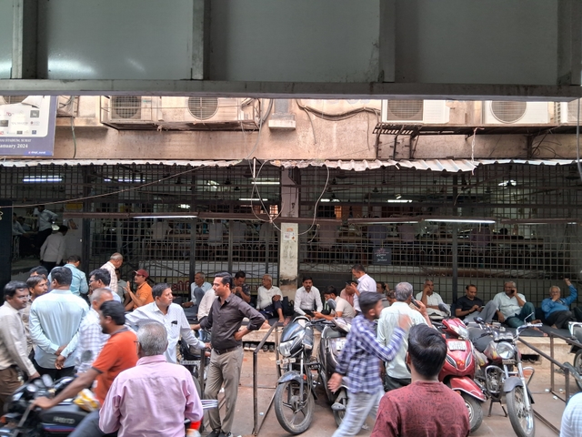 On The Ground At Surat Diamond Bourse: How It's Shaping The Sparkle Of ...