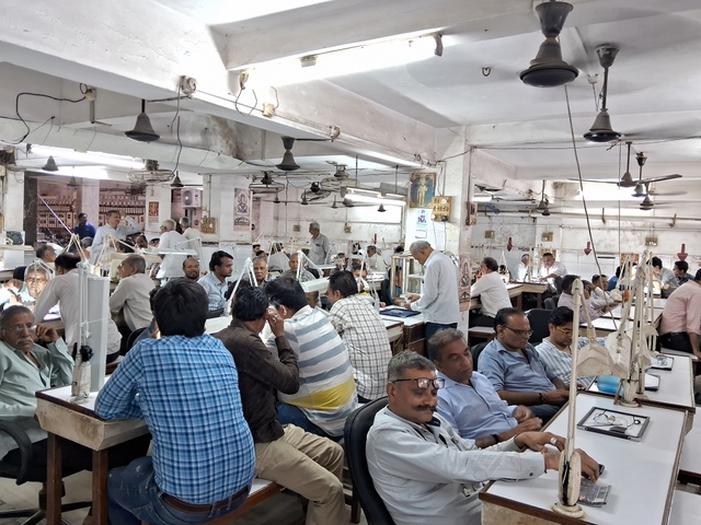 On The Ground At Surat Diamond Bourse: How It's Shaping The Sparkle Of ...