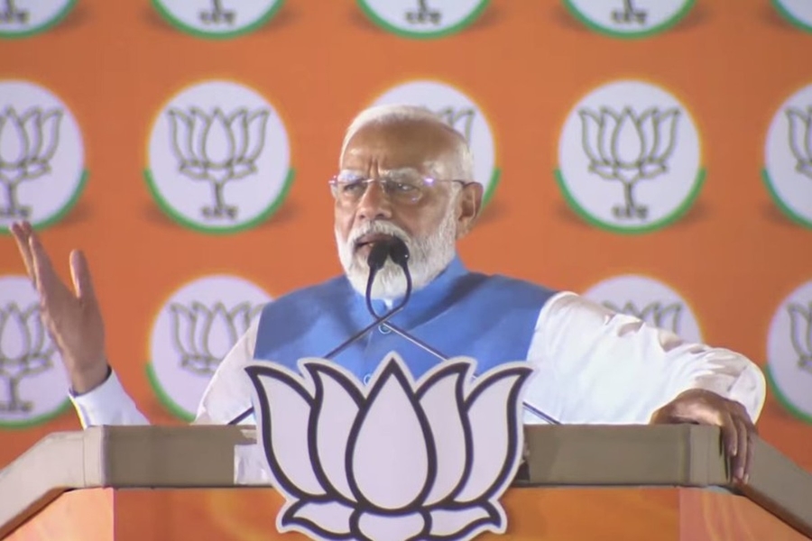 'Giving Government Lands To Waqf Boards': PM Modi Slams 'Khan Market ...