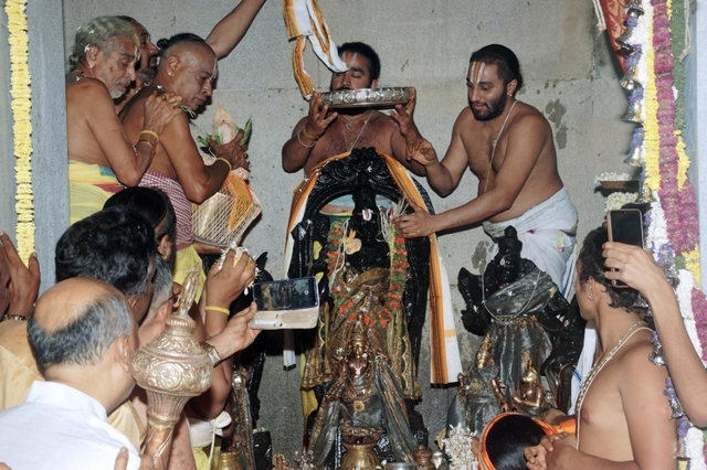 'Is Sri Ram Important To South Indians?' — In Bengaluru's Chickpete, A ...