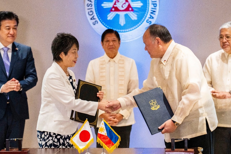 First In Asia, Japan Signs Defence Agreement With Philippines For ...