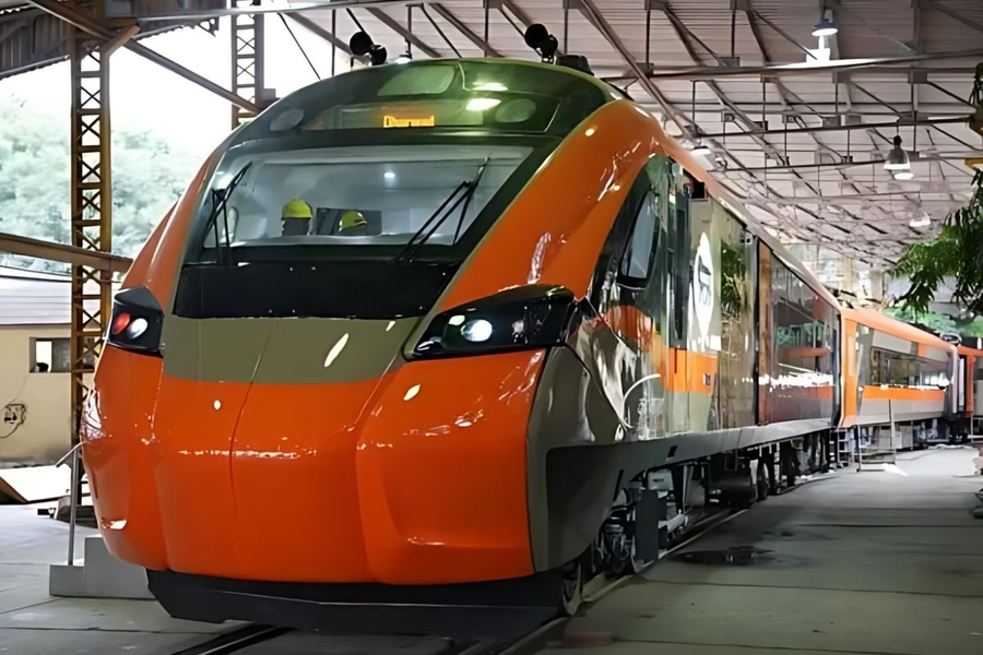 Vande Bharat Sleeper Train: Trials of First Prototype Completed ...