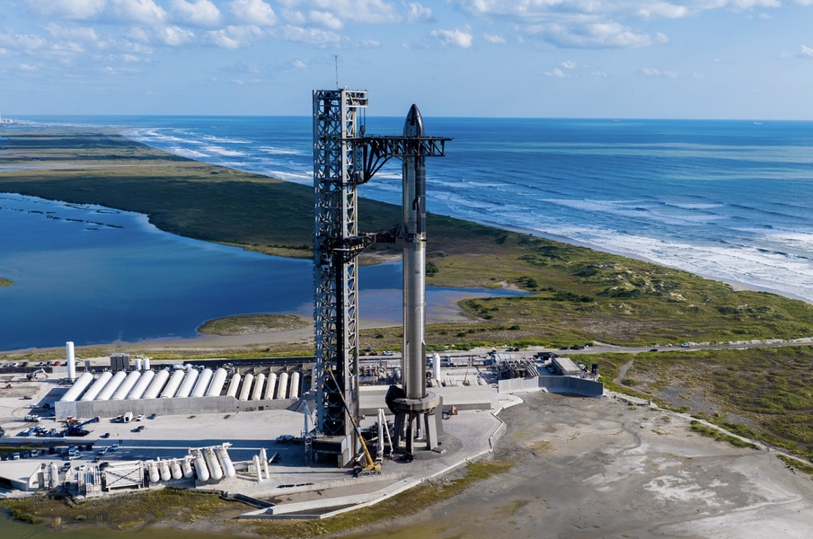 SpaceX Targets First Booster Catch on Fifth Starship Flight Today— All ...