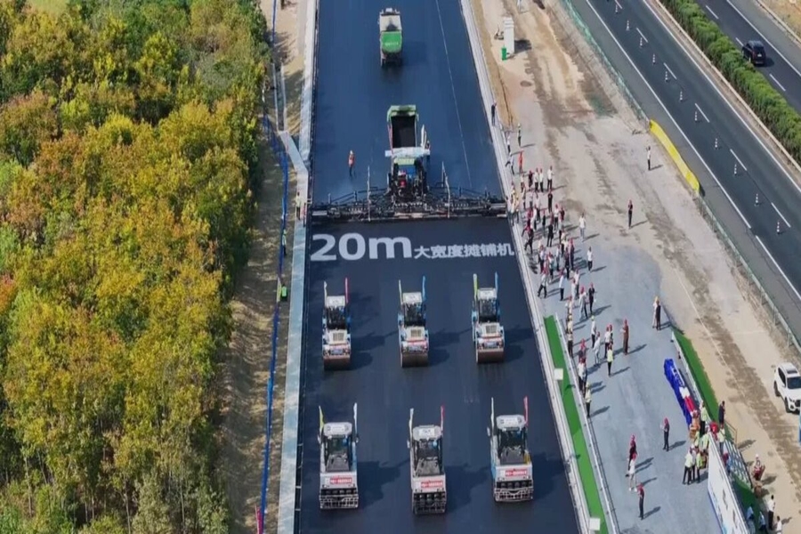 China Completes World’s First Fully Unmanned Highway Paving Project