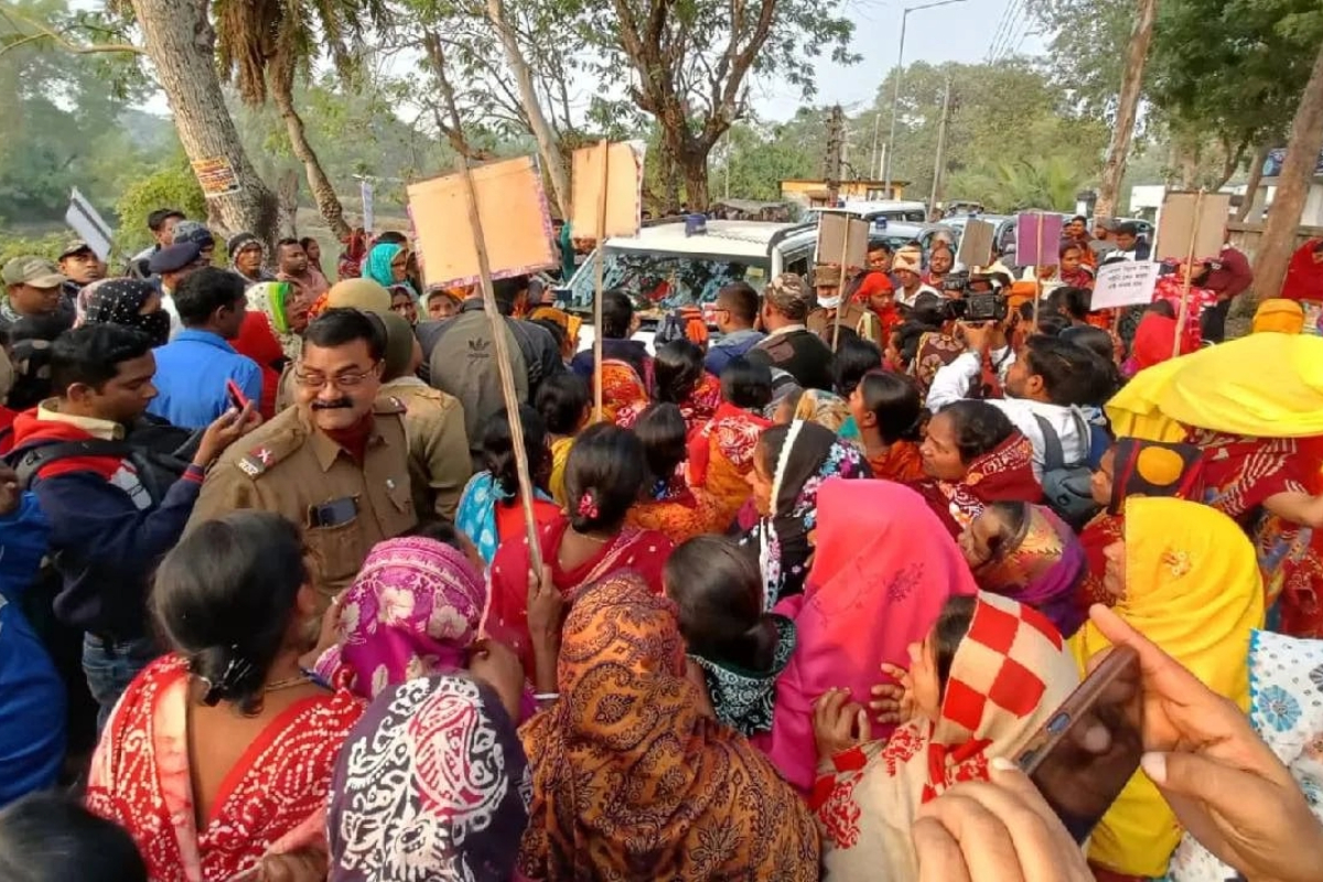 Bengal: Rerun Of Protests Against Anomalies In Free Housing Scheme ...