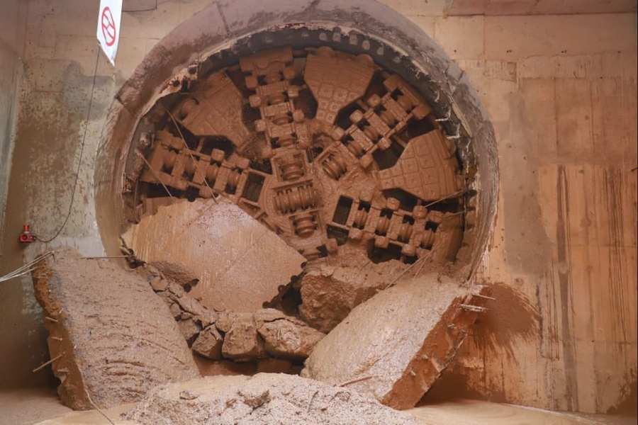 Delhi Metro Achieves Major Milestone In Phase 4 Expansion With Tunnel ...
