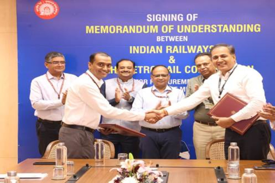 Indian Railways Inks Pact With Delhi Metro For Procurement And ...