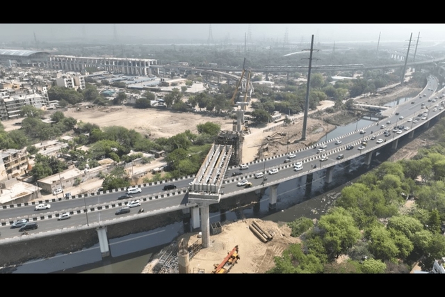 Delhi-Meerut RRTS Project: NCRTC Installs 200-Tonne Steel Span Over ...