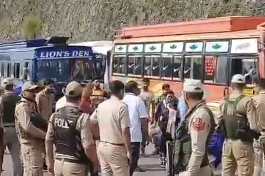 Amarnath Yatra Convoy Accident In Ramban: 36 Pilgrims Sustain Injuries ...