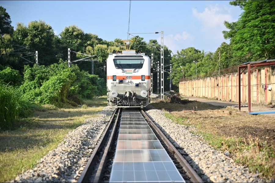 Indian Railways Installs Nation’s First Removable Solar Panel System ...