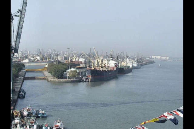 Mumbai Port Authority Aims To Raise Over Rs 13,200 Crore By Leasing 28 ...