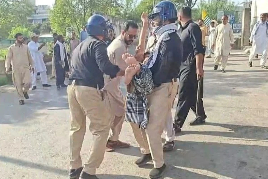 One Killed, Several Injured As Rival Groups Clash During Protests In ...