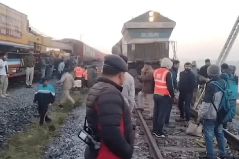 Seven Elephants Killed, Coaches Derail As Rajdhani Express Hits Herd In ...