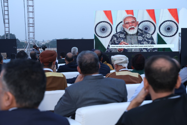 Prime Minister Modi Invites Global Investors To Become 'Co-Pilots' In ...